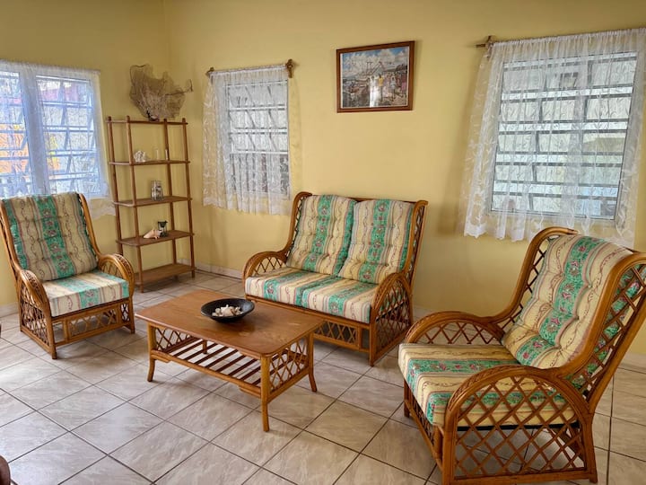 Charming 2 Bedroom Guest House-18 Mins From Beach - Saint Kitts and Nevis