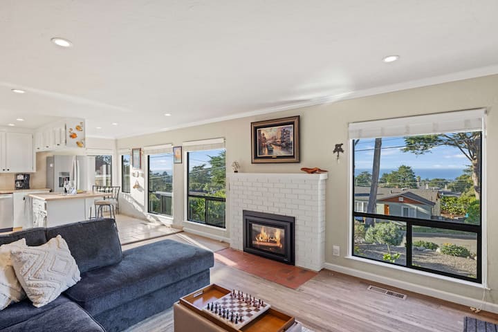 Charming Pg Cottage With Ocean Views! - Monterey, CA