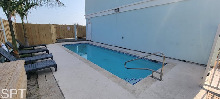 *Heated Pool* * 2 Levels * New Townhome #3 - South Padre Island