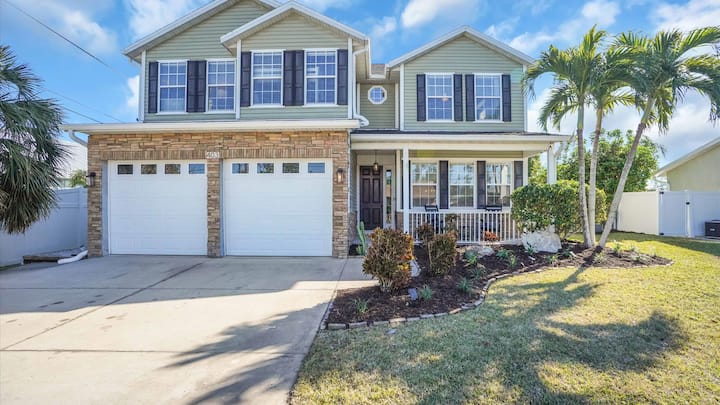 Modern Home, 3k Sqft, 5br/10beds Brand New Hot Tub - Ellenton, FL