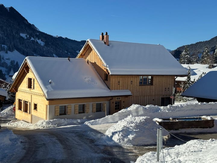 Minimalist Chic Chalet In The Heart Of Rougemont - Rougemont