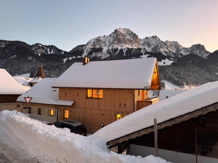 Minimalist Chic Chalet In The Heart Of Rougemont - Rougemont