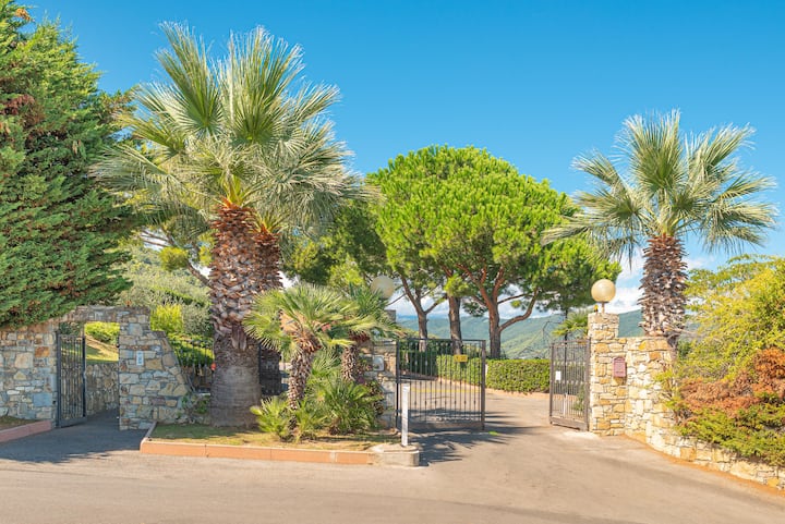 Villino Garden  Pool, Ac, 6 Pax Comfort - Andora