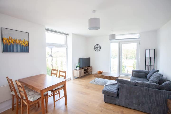 Modern 2 Bedroom Apartment - Glasgow