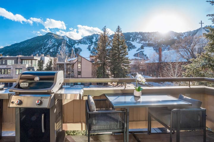 Brand New 2br 2ba Centrally Located Amazing Views! - Aspen, CO