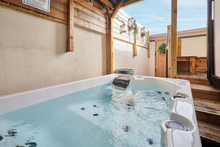 Host & Stay | Salt Rock Retreat - Saltburn-by-the-Sea