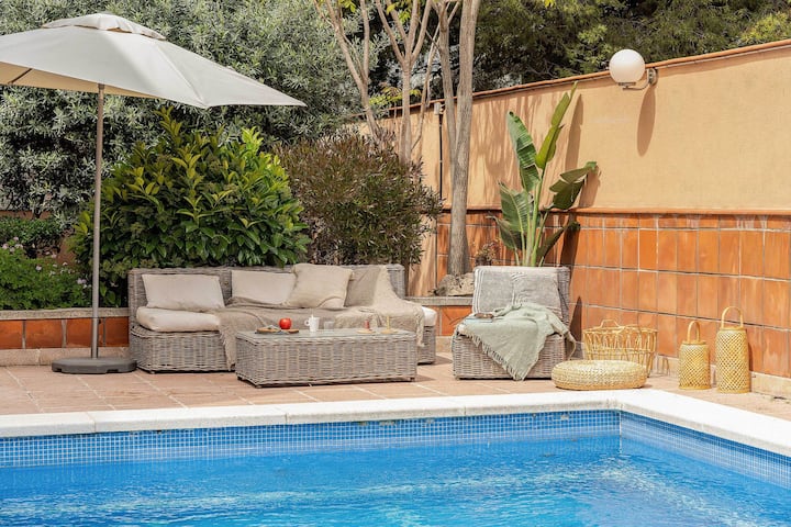 Casa Aila · Beach House With Private Pool - Castelldefels