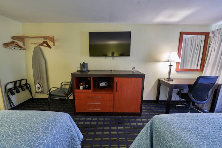 3 Cozy Rooms W/ Indoor Pool + Near Pirate Museum - Dennis, MA