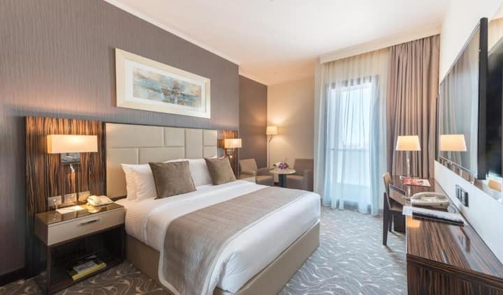 Deluxe Room Near Seha Corniche Hospital - Abu Dhabi