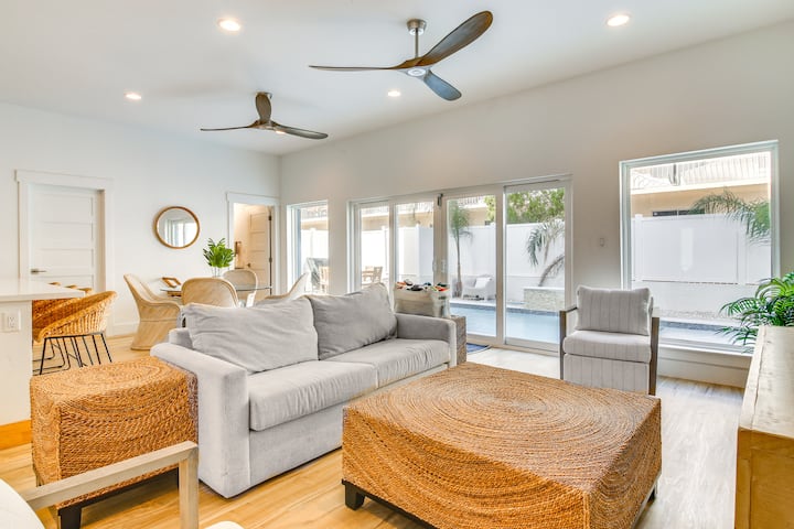 1 Block To Beach: South Padre Island Paradise! - Port Isabel, TX