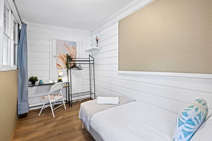 Single Room - Centrally Located - External - Parramatta