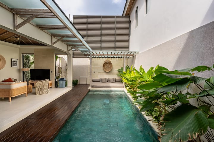 Exclusive Design 1br Villa Umalas - Bathtub & Pool - Canggu
