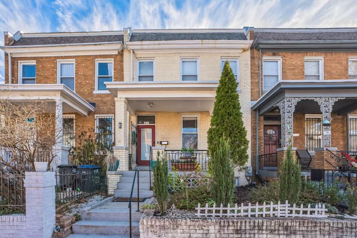 Spacious 4br Home W/ Private In-law Suite - Washington, D.C.