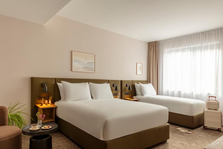Sonder Middelland | Superior Queen Room - Rotterdam