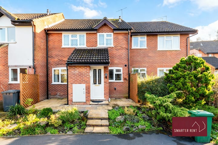 Guildford - Two Bed House - Guildford