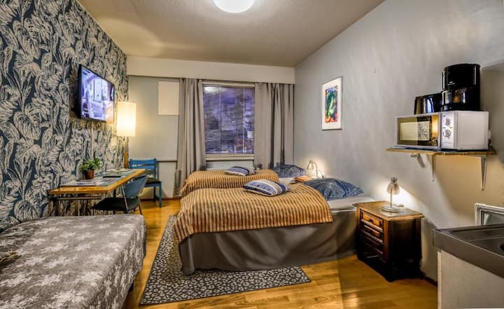 Room For Three. - Virrat