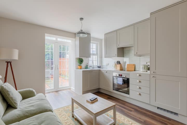 Cosy 4bd Flat In Stockwell With Private Patio - London