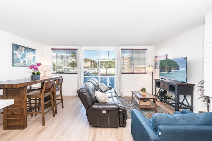 Beachside 3br/2ba, Walk To Sand & Pier - Newport Beach, CA