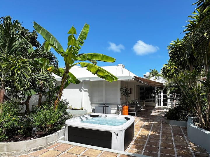 Private Condado Villa - Hot Tub - Generator - San Juan