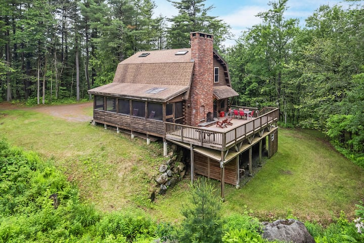 Charming 3-br Berkshires Timber Cottage - The Berkshires, MA
