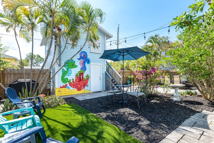 1 Mi To Lake Worth Beach Park: Chic Studio - Palm Springs, FL