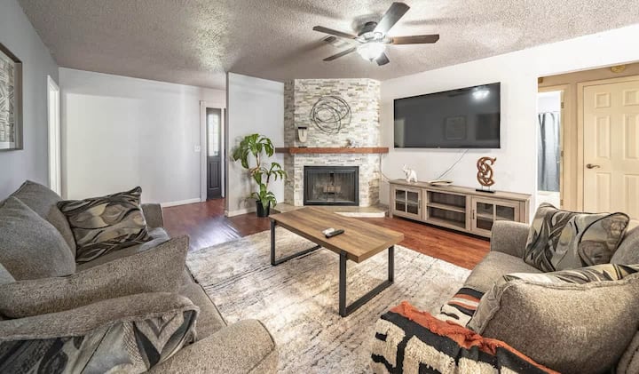 Geneva's House - 3br/2ba - Family Friendly - Lubbock, TX