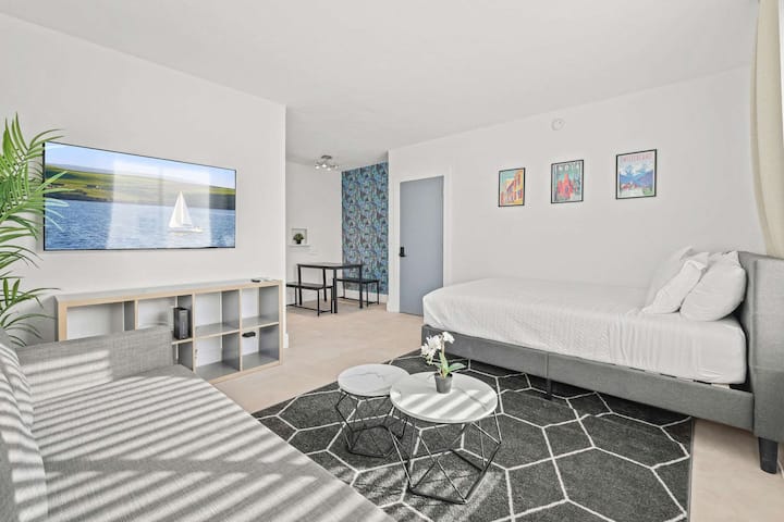 Sunny 1 Bedroom Near Miami Beach - Miami Beach, FL