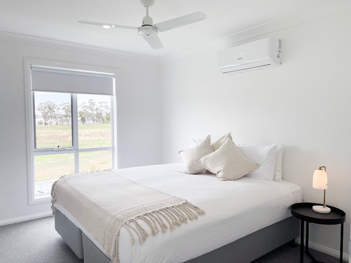 Spring Street Retreat - 56 Spring Street - Wagga Wagga