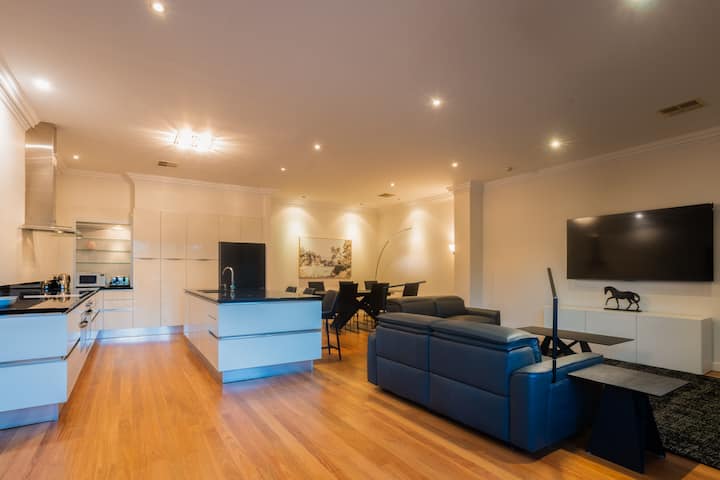 Spacious 3 Bdr Family Home With Parking And Bbq! - Perth