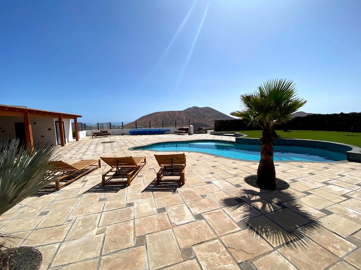 Villa Volcano  Ocean Views - El Cotillo