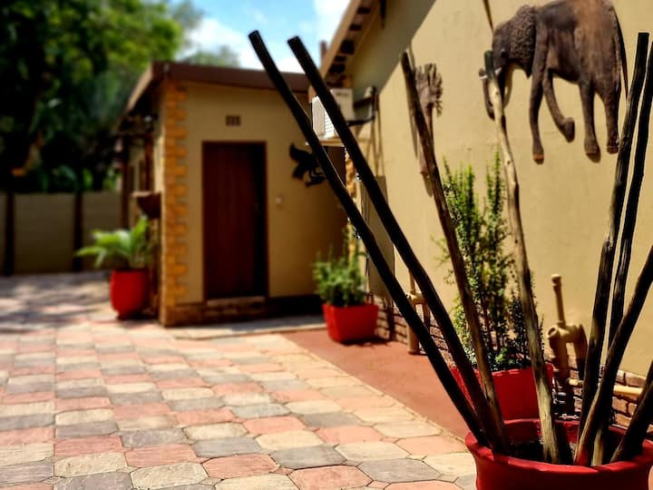 Self Catering - Double Room - Lephalale
