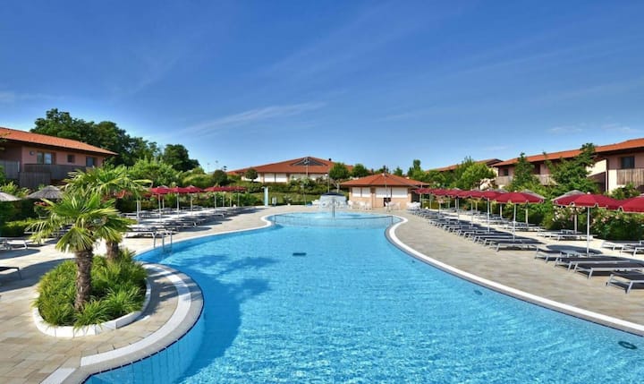Charming Villa Just A Few Steps Away From The Golf - Lignano Pineta