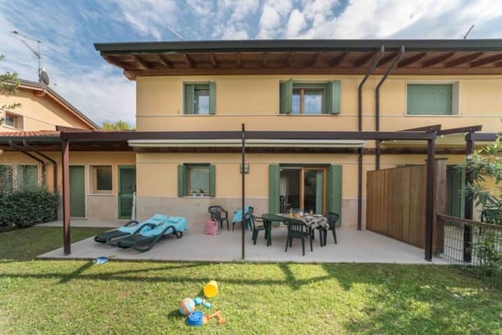 Villa éLégante Avec Jardin Privé - Bibione