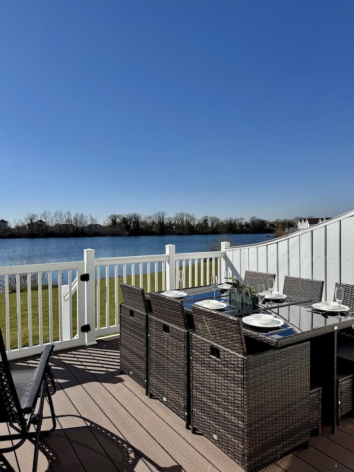 Robin's Nest - Cotswold Lakeside Lodge - South Cerney