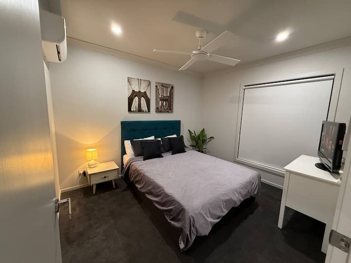 Your Coastal Haven - Brand New Home By The Bay! - Brisbane