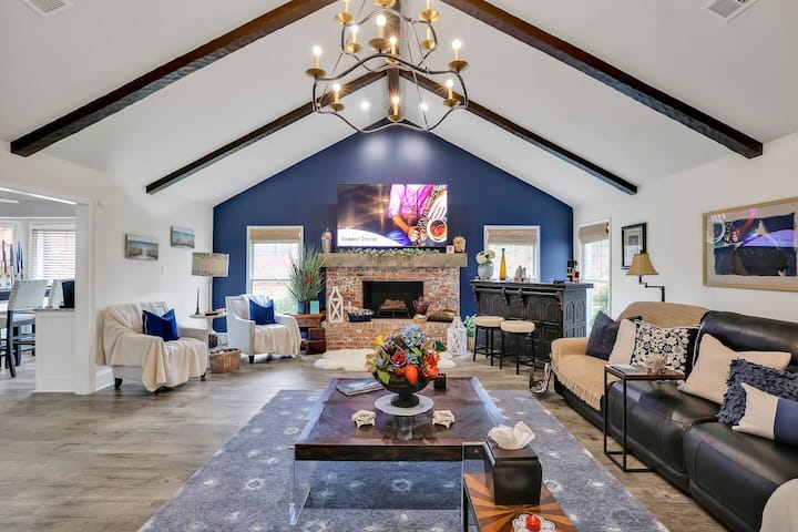 Executive Retreat, 6 Brm, Pool - Sandy Springs, GA