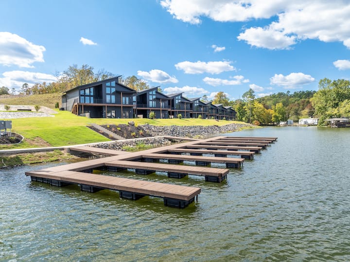 Mallard Haus - Private Pool ~ Movie Rm ~ Sleeps 18 - Hot Springs, AR