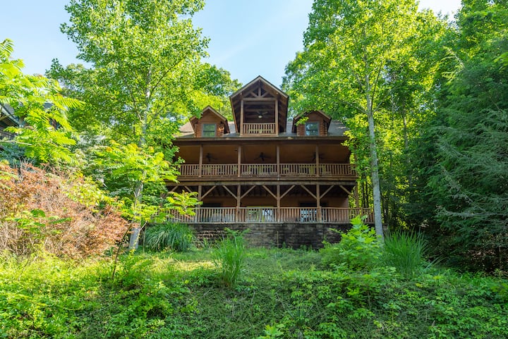 Linger Longer Lodge | Montreat | Mountain Views - Black Mountain, NC