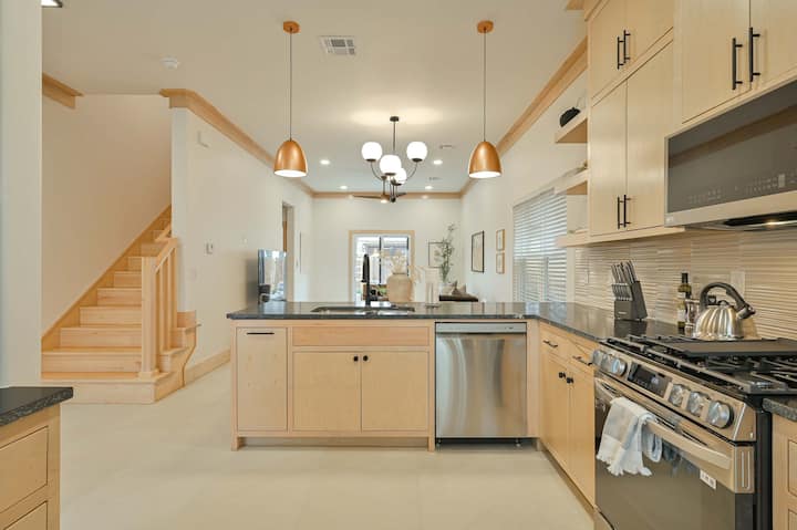 Urban Plaza Luxe 1-family- Steps Away From Plaza D - Oklahoma City, OK