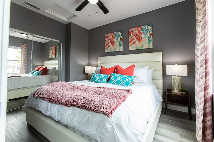 Walk To Restaurants, Fast Wifi, A/c - Civita Park - San Diego