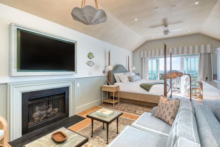 Premium King | Beach Access + Award-winning Spa - Corolla, NC