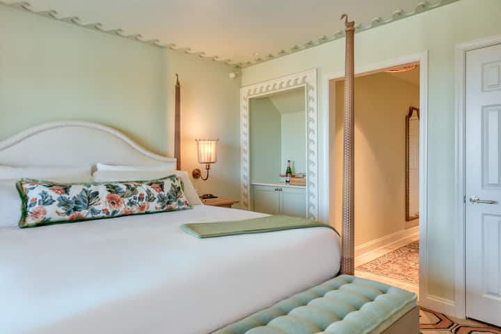 King Room |  Private Beach + Award-winning Spa - Corolla, NC