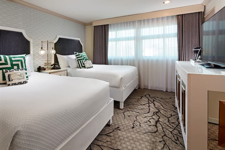 3 Charming Rooms Close To Hollywood Culture - Beverly Hills, CA