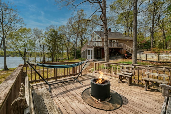 3br Lakefront Lake Anna| Dock| Deck| Kayaks - Lake Anna, VA