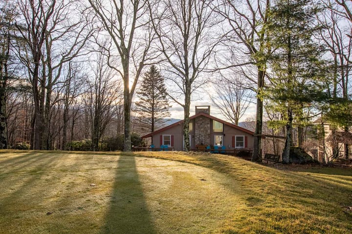 Peaceful Home On Golf Course - Beech Mountain, NC