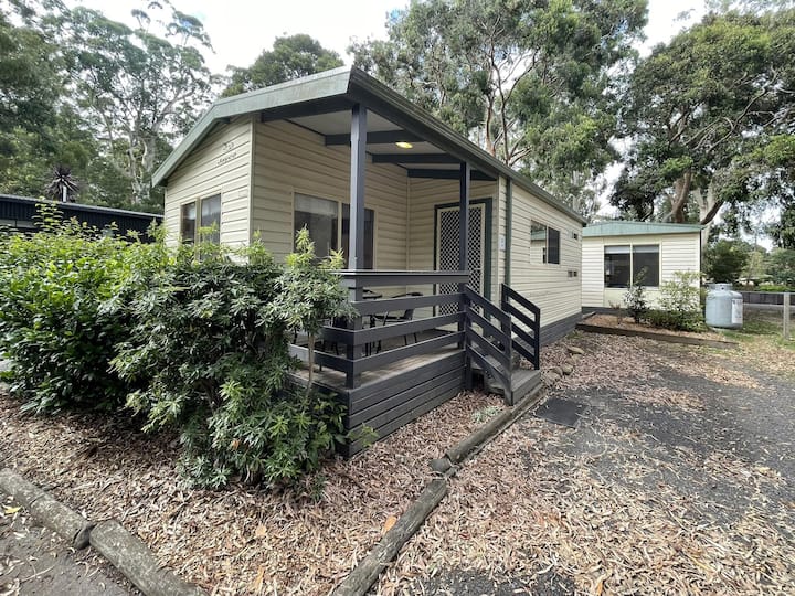 Standard Cabin (Sleeps 6) - Healesville