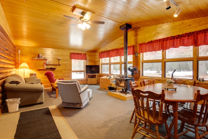 Family Gem Near The Chain Of Lakes In Eagle River! - Eagle River