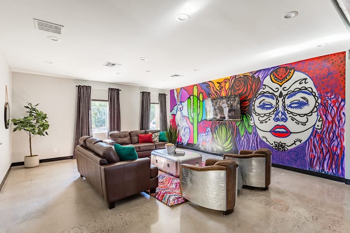 Synergy - Pool Table - In The Middle Of Old Town! - Phoenix