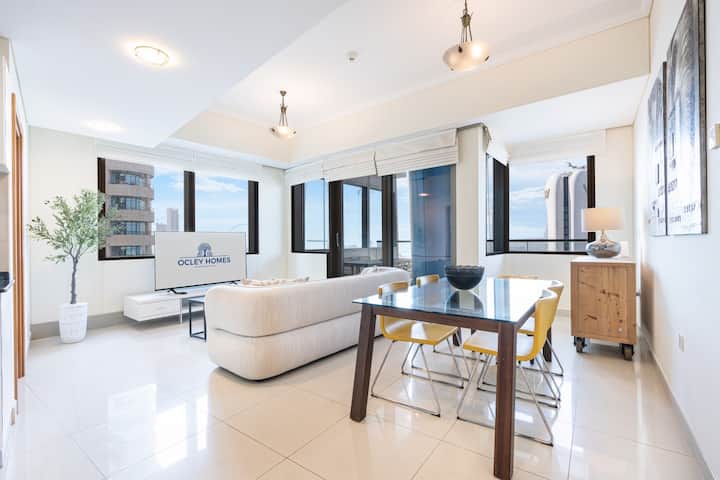 Modern Apartment With Panoramic Sea Views - Dubai
