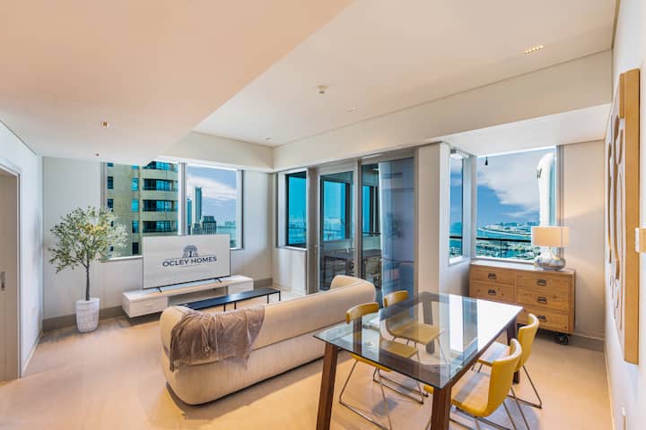 Modern Apartment With Panoramic Sea Views - Dubai